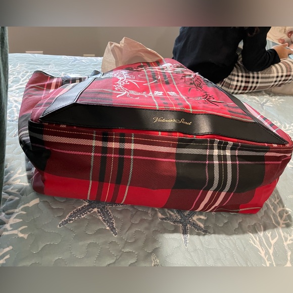 Victora Secret | Bags | Nwtvictoria Secret 41116 Big Handy Bag | Poshmark